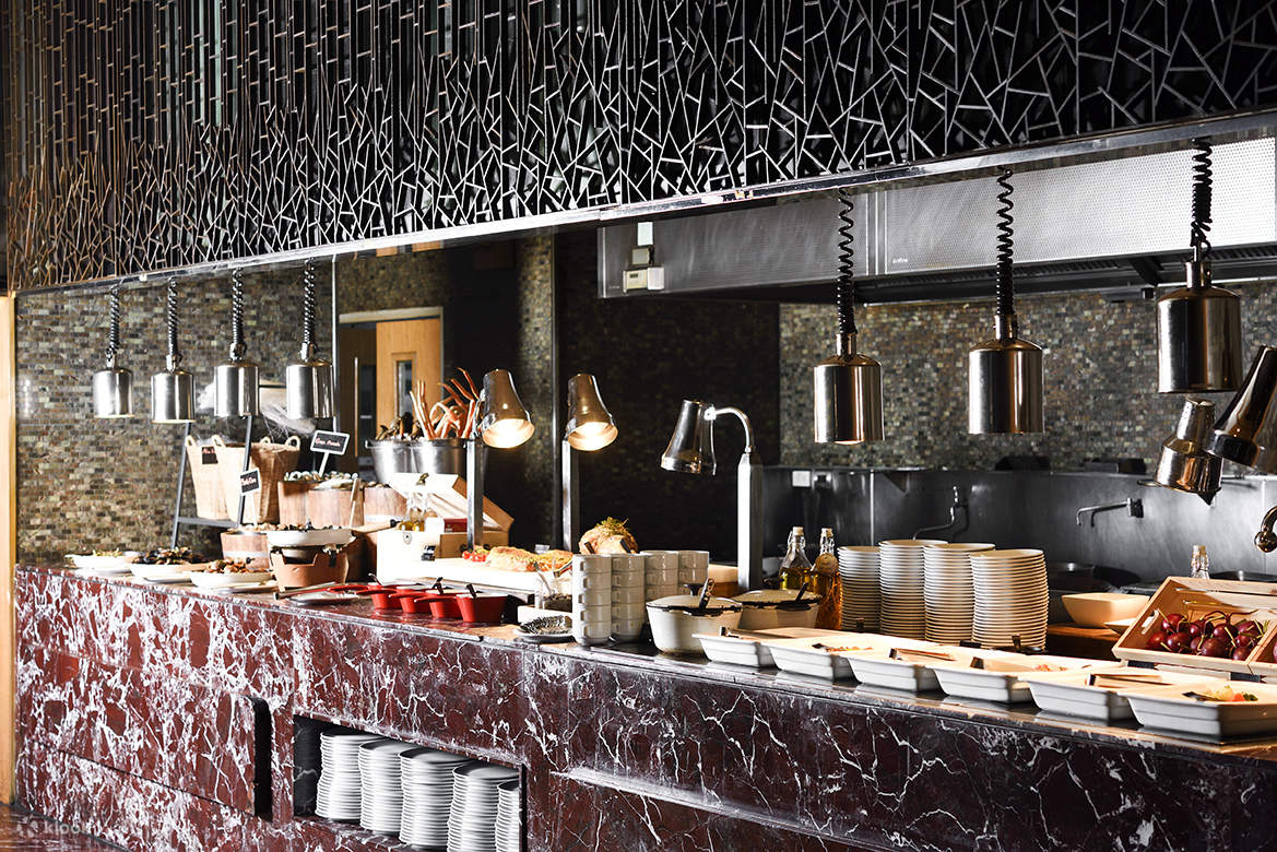 [20% OFF] Flavors Dinner Buffet at Renaissance Bangkok Ratchaprasong ...